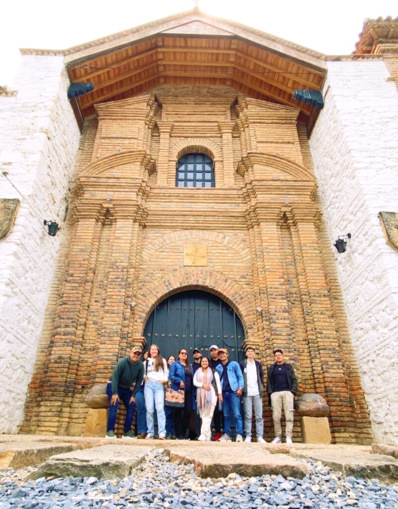 Estudiantes de Arquitectura exploran tesoros patrimoniales en Villa de ...